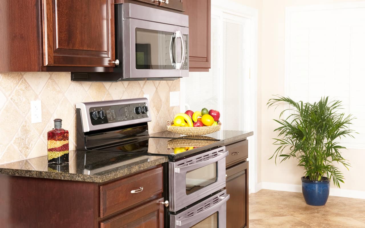 First Apartment Checklist: Things You *Really* Need For An Apartment