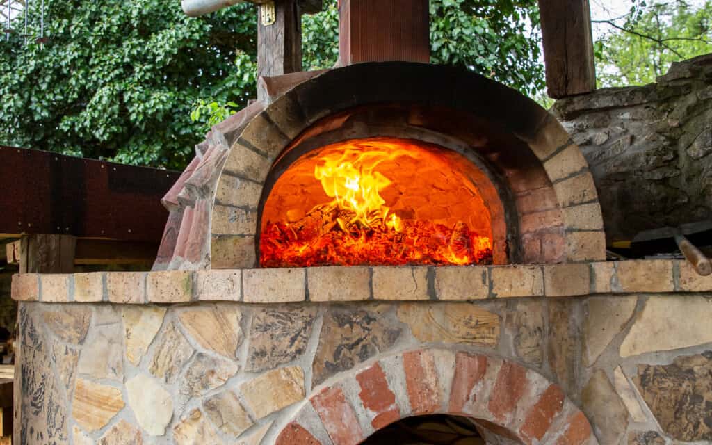 My Favorite Backyard Pizza Oven That’ll Make You Want to Host a Pizza ...