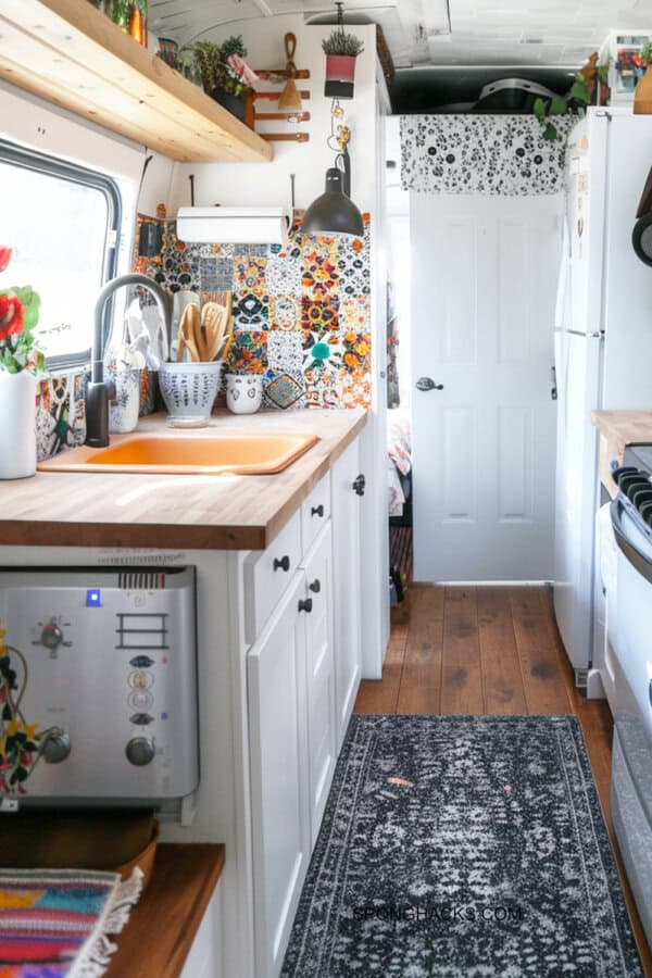 How to Make Your Small Camper Decor Feel Like a Chic Tiny Home (Modern ...