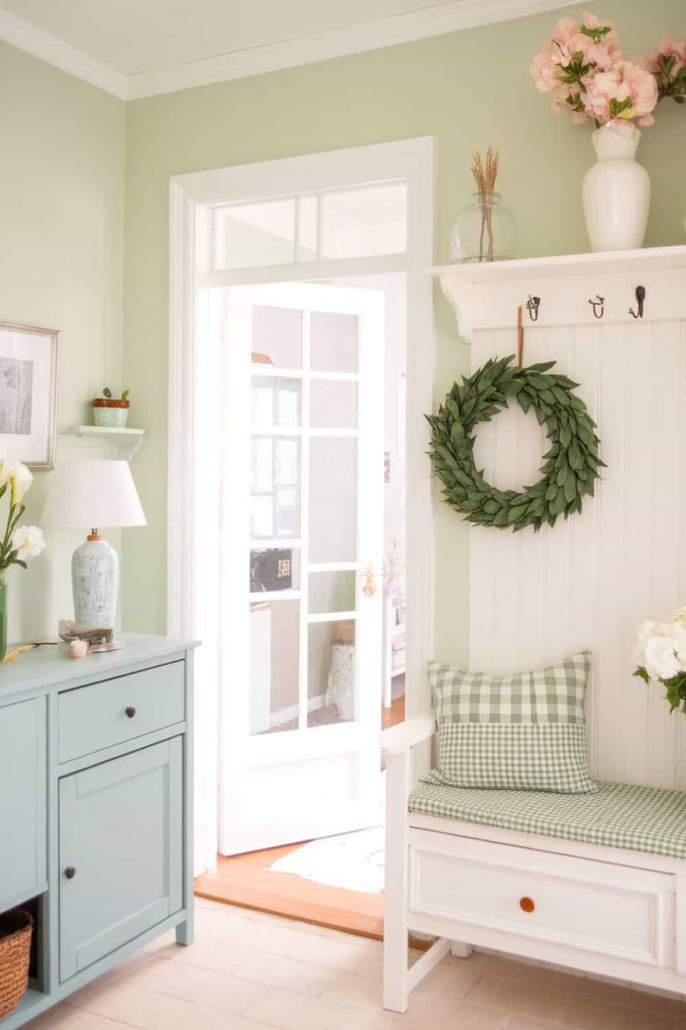 How to Create an Aesthetic Cottage Entryway