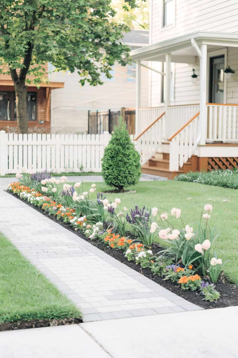 Effortless Front Yard Garden Designs That Elevate Your Curb Appeal
