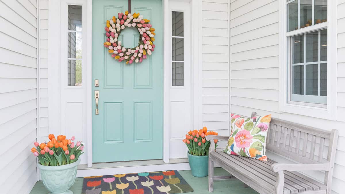 How to Style the Prettiest Spring Front Porch That Stops Guests in ...